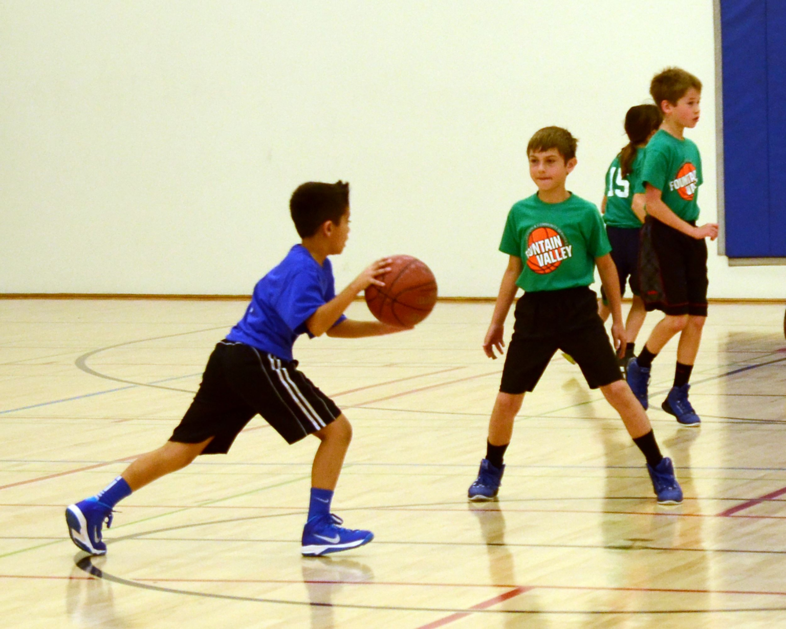 Learn to Pass the Ball Quickly and Efficiently with the Passing Relay Drill